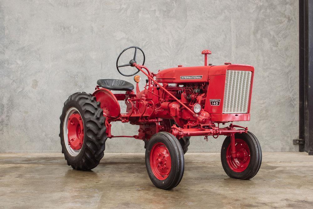 1968 IH FARMALL 140 TRACTOR